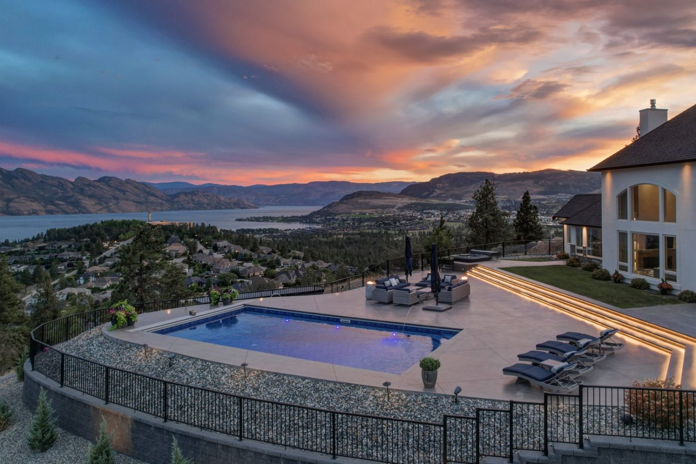 1520 Vineyard Drive, West Kelowna, BC, V4T 2Y7 - Jane Hoffman Realty